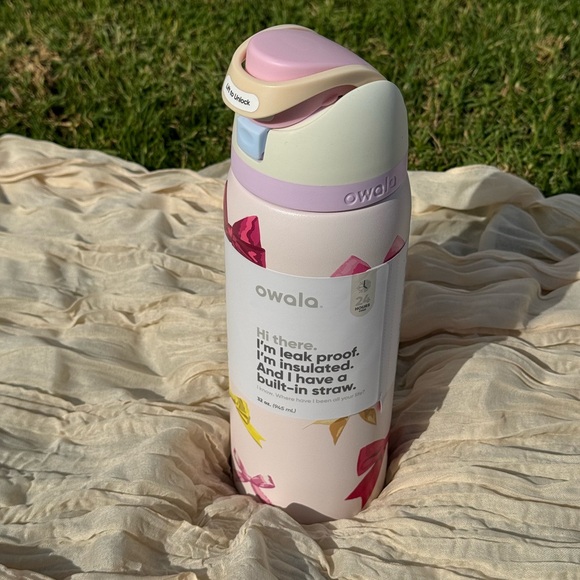 owala | Other | Nwt Owala 32 Oz X Urban Outfitters Exclusive Girlhood ...